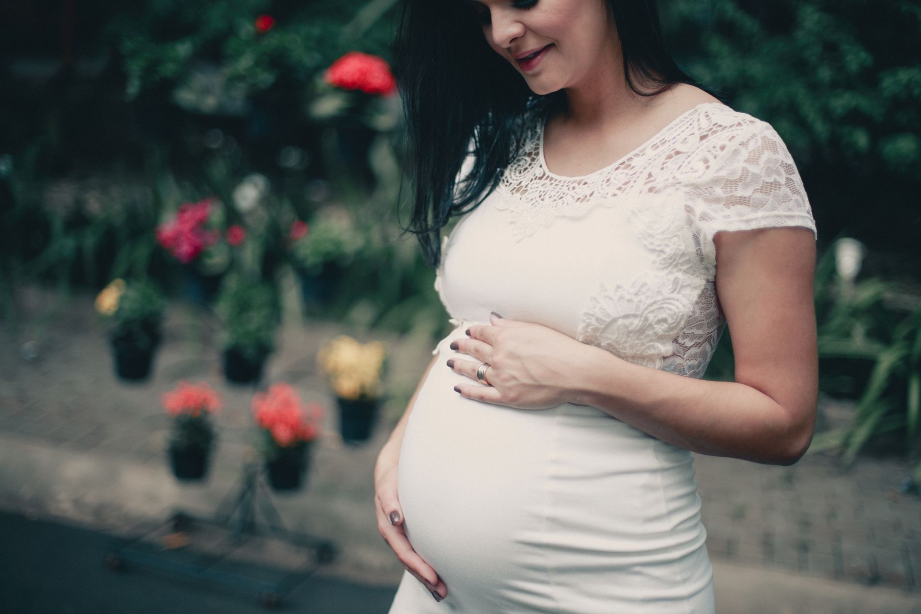 Anne Hathaway Announces Third Pregnancy Amidst Blockbuster 2026 Film ...